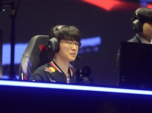 [MSI] ‘8번째 실버스크랩스’ T1, 짜릿한 한 방 앞세워 뒤집기 쇼 2-2 원점 - OSEN