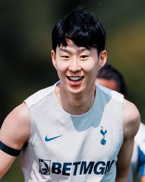 '사우디 확률 69%' 손흥민, 프랭크 데뷔전 선발 뛴다! 英 매체 예상 "SON, 히샬리송·텔과 왼쪽 날개 경쟁할 것" - OSEN