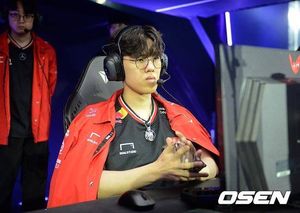 [EWC] '오너+케리아 펄펄' T1, 속도-체급 압도하며 8강 기선 제압 - OSEN