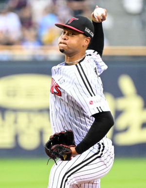 [사진]에르난데스,'역투' - OSEN