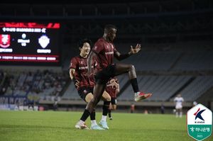 '몬타뇨 헤트트릭' 부천, 충남아산과 한여름 난타전서 5-3 승리-6G무패[오!쎈현장] - OSEN