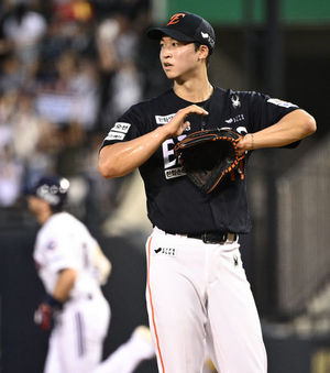 한화 78억 쏟아부었는데…불펜 전환에도 ERA 20.25 참사, 얼굴 벌게진 FA 잠수함 충격 강판되다 - OSEN