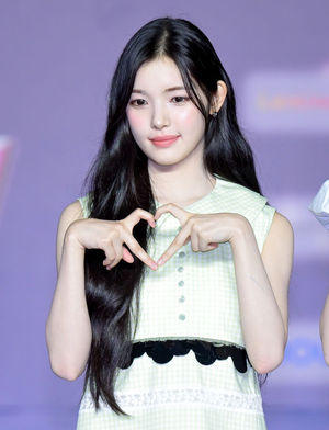 [사진]하츠투하츠 유하, '유화 같은 미소' - OSEN