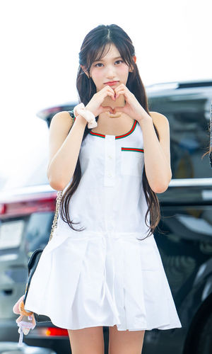 [사진]아이브 이서,'하트에 사랑을 담아' - OSEN