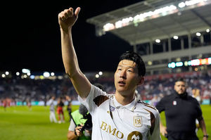 '좌측 침투·PK 유도' 손흥민, MLS 데뷔전에서 답안지 제시... 손흥민 투입 후 LAFC 공격 살아났다 - OSEN