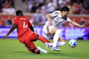 “SON 25살처럼 쌩쌩하잖아?” 토트넘팬들 극대노, 손흥민 이적시킨 레비 회장 저격 - OSEN