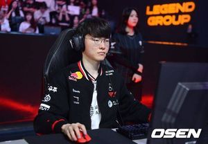 [LCK] T1, 난타전 끝에 한화생명 2-0 제압…젠지, 레전드 그룹 1위 확정(종합) - OSEN