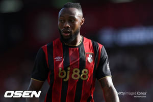 EPL 발칵 뒤집혔다! 이렇게 가까이서 '인종차별'... 분노 못참은 세메뇨 "도대체 언제 멈출까" 토로 - OSEN