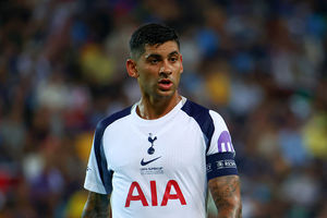 SON 처럼 못해? "토트넘 주장 완장 아깝다"는 소리 벌써 나왔다... 분노 조절 못한 '새 캡틴' 로메로, 비난 중심에 - OSEN