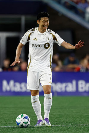 첫 선발→1호 도움→최고 평점+MOM 선정! SON, 90분 내내 빛난 '이타적 플레이' - OSEN