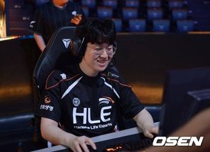 [LCK 톡톡] ‘제우스’ 최우제, “만족스럽지 못한 경기력, 교전 잘해야 젠지-T1 이겨” - OSEN