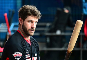 ‘KKK→11회 쐐기 2타점 적시타’ 생일 축하 노래에 화답한 위즈덤 “‘에라이 될대로 되라’는 마음으로 쳤다” - OSEN