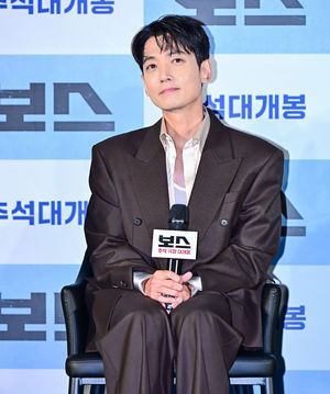 [사진]정경호,'보스' 좋은 배우들과 함께 - OSEN