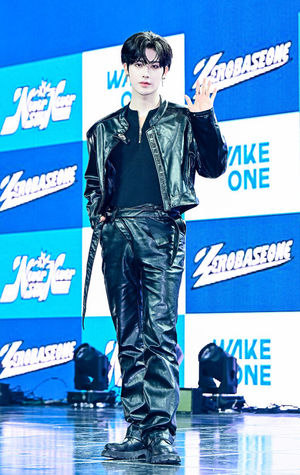 [사진]제로베이스원 리키, 컴백 인사 - OSEN