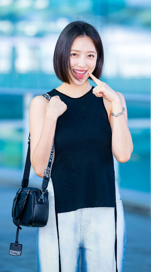 [사진]표예진,'사랑스러운 출국길 애교' - OSEN