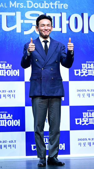 [사진]황정민, '10년 만의 뮤지컬 복귀' - OSEN