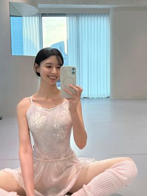 '양세찬 열애설' 권나라, 해명 후 밝은 미소…"이게 나라다" 170cm 발레퀸 - OSEN