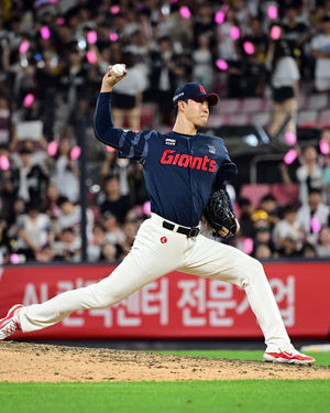 [사진]역투하는 윤성빈 - OSEN