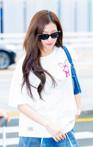 [사진]트와이스 사나,'돋보이는 백옥피부' - OSEN