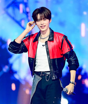 [사진]제로베이스원 성한빈, 제로즈 고마워 - OSEN