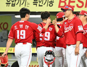 [사진]이숭용 감독,'조병현 있어 든든해' - OSEN