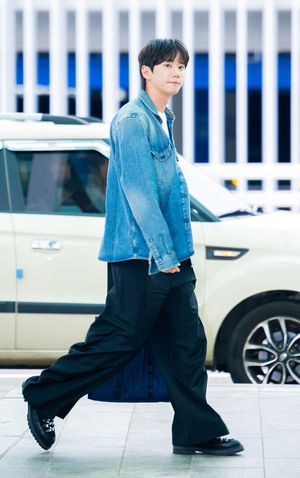 [사진]이준영,'화보 같은 워킹' - OSEN