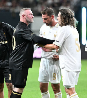 [사진]루니-푸욜,'티격태격' - OSEN