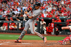 ‘4G 연속 무안타’ 이정후, 하위타선으로 타순 조정…ARI전 8번 CF 선발 출장 - OSEN