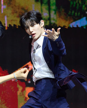 [사진]루네이트 이안,'폭발적인 무대' - OSEN