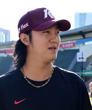 “ML 직행 잘못된 선택은 아니지만…” 문자 한 통이 바꾼 운명, 안우진 왜 미국 가려던 박준현 붙잡았을까 - OSEN