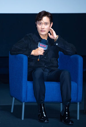 이병헌 "떠밀리듯 배우 됐다", 현실은 '오겜' 프론트맨·'케데헌' 귀마 (종합)[30th BIFF] - OSEN