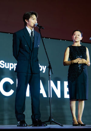 [사진]세븐틴 준,'BIFF에 배우로 멋지게 무대인사' - OSEN