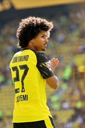 "프로 무대에서 보기 힘든 페어플레이였다" 지베르트 주심, BVB 선수에게 '엄지 척' - OSEN