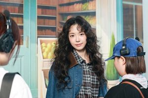 손나은, 파격 '뽀글머리'도 청순하다 - OSEN