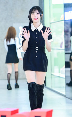 [사진]QWER 히나, '매력적인 등장' - OSEN