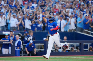 5억 달러 사나이의 'PS 첫 홈런'…2016년 이후 9년 만의 승리, "그가 강하면 뭐든 가능할 것" - OSEN