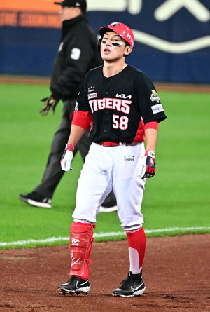 KIA 미스터리, ‘5억 FA 계약’ 우승 내야수 왜 1년 만에 방출했나…36세에 무직 신세, 새 팀 찾을까 - OSEN