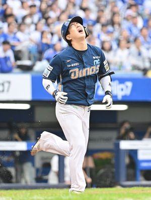 [사진] 박건우, 오른쪽 햄스트링 부상 - OSEN