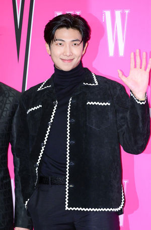 방탄소년단 RM, 결혼·출산에 소신 밝혔다..“사회 압박 있지만 자기 쪼대로 살았으면” - OSEN