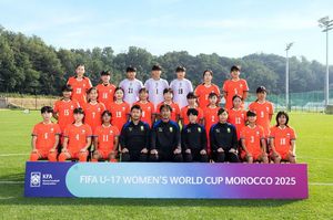 여자 U-17 대표팀, 2025 FIFA WC 위해 모로코 출국 - OSEN
