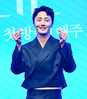 정일우, 여성 CEO와 '럽스타' 빛삭 의혹에 "사생활 확인불가" [공식입장] - OSEN