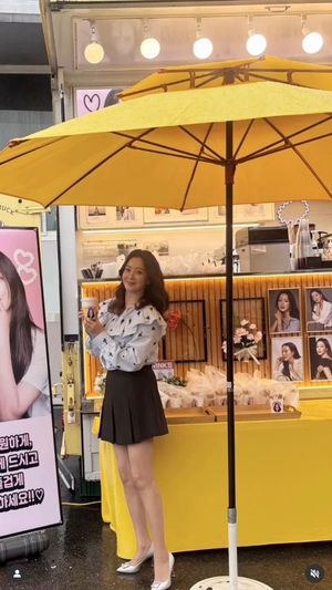 김희선, 모친상 슬픔 딛고 복귀…송윤아 응원에 "기운 낼게요" - OSEN