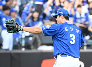 [사진]최원태,'PO에서도 완벽투' - OSEN