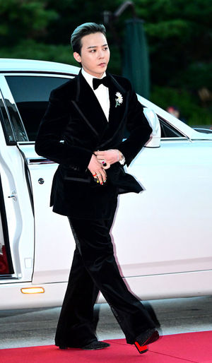 [사진]GD, '시선 사로잡는 등장' - OSEN