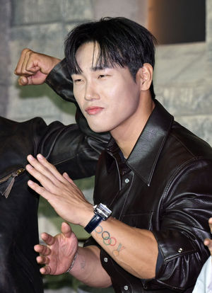 [사진]윤성빈, '전완근에 선명한 오륜기와 금메달' - OSEN