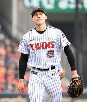 PO 팀 타율 3할대였는데…삼성 무너뜨린 한화 타선이 확 식었다, LG 1선발 위용 "커리어에서 가장 큰 경기" [KS1] - OSEN