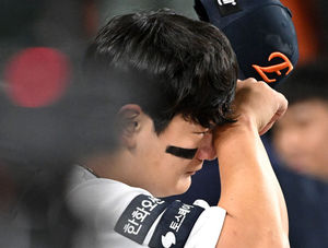 "동주 형한테 미안했다" 김서현 눈물 펑펑, 얼마나 마음 고생 심했으면…19년 만에 한화 KS 승리투수 '대반전 감격' [KS3] - OSEN