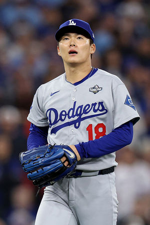 오타니·스넬 모두 졌다, ‘2G 연속 완투승’ 日 4651억 에이스가 마지막 희망 "토론토 훌륭한 타선, 최선다해 준비" - OSEN