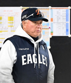 ‘김서현 쇼크 극복 실패’ 김경문 또 2위다, 한화 패패승패패 우승 좌절…’V4’ LG 2년 만에 왕좌 탈환→명장 염경엽 새 왕조 열다 [KS5 리뷰] - OSEN