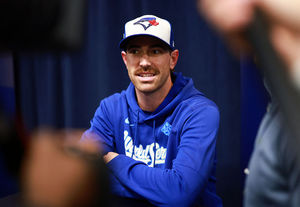 'FA 포기한다' 사이영상 투수의 충격 결정…231억 선수 옵션 실행→WS 7차전 끝내기포 설욕 노린다 - OSEN